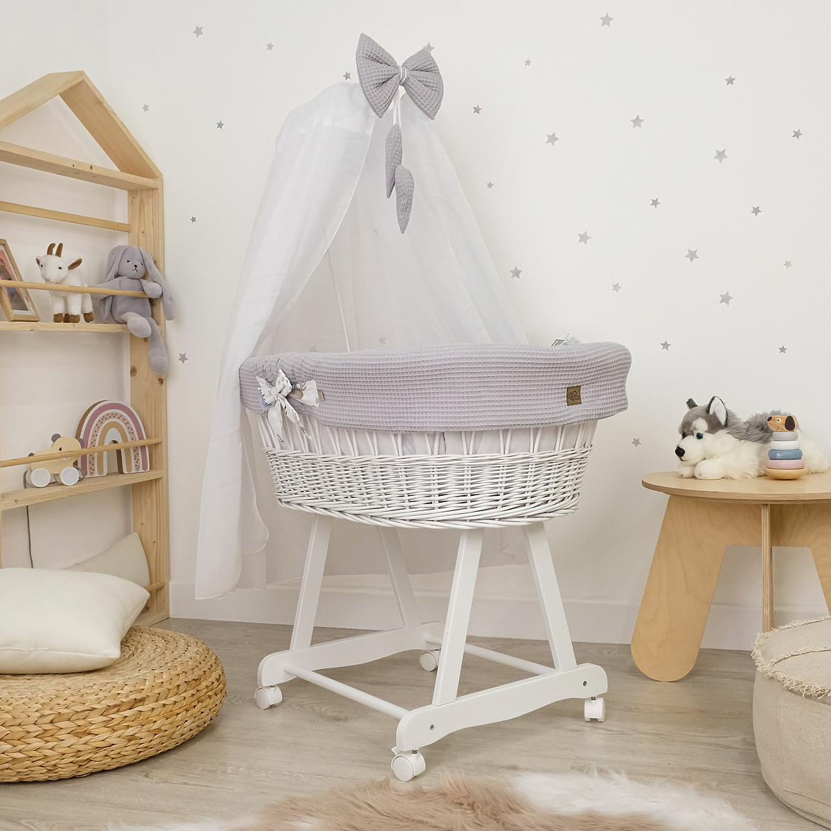 White Wicker Crib with Baby Bedding - Hedgehog - banaby.ie